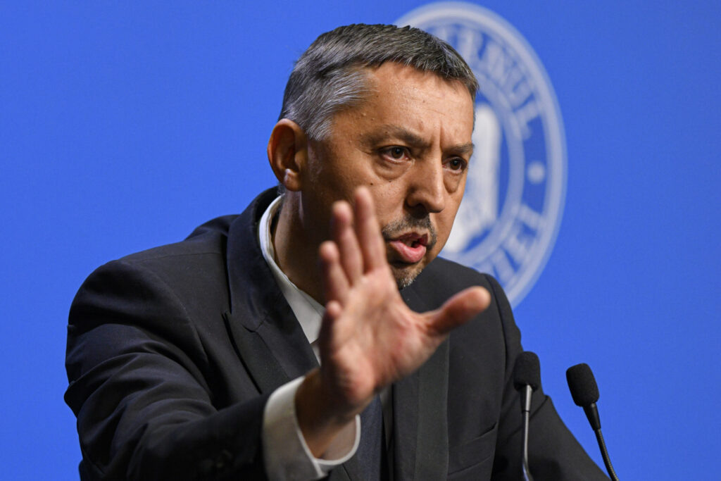 Daniel David solicită sugestii pentru adaptarea programului de română ...